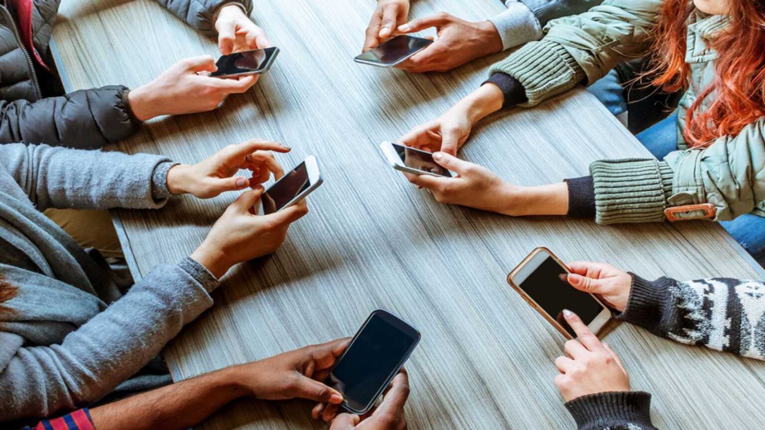 Teléfono: Medio de comunicación y sus beneficios y usos